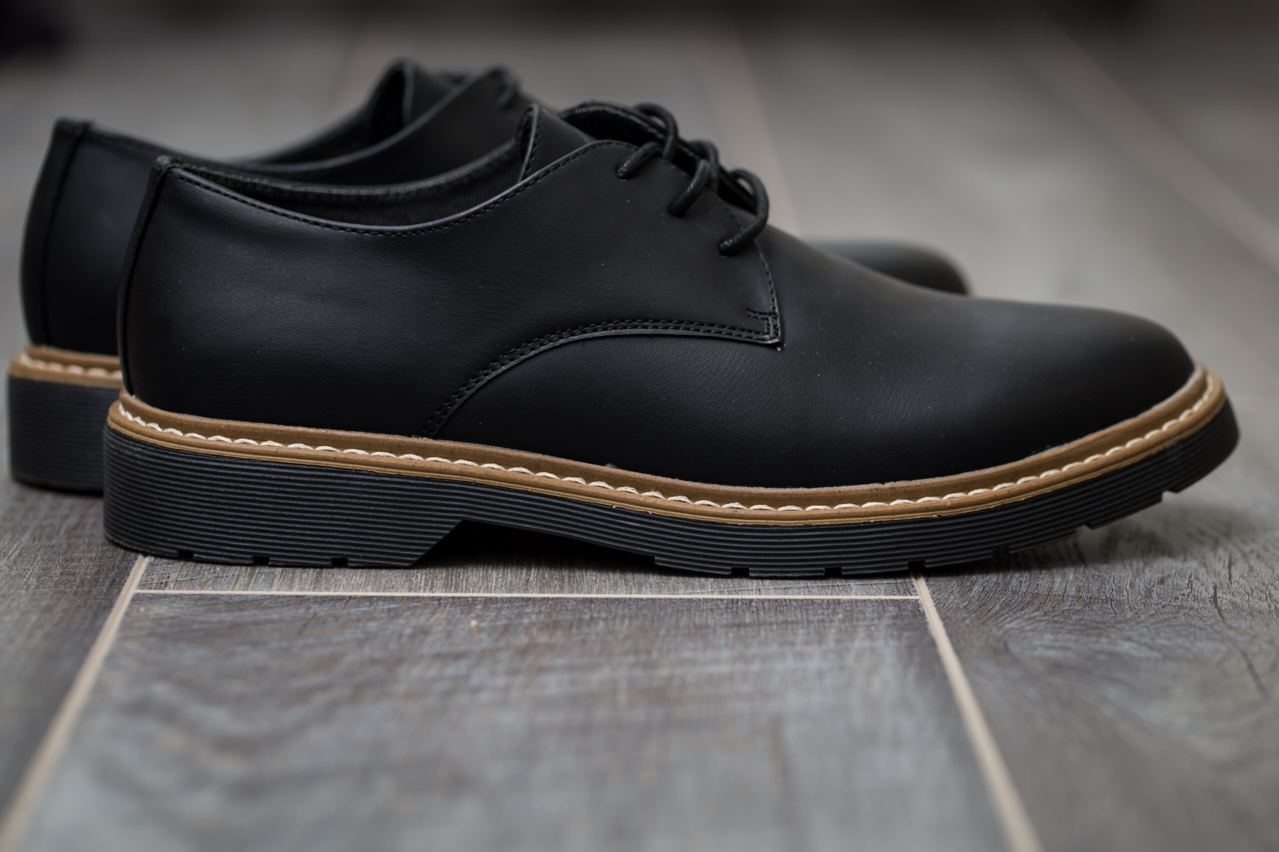 Escolher sapatos masculinos pretos para ocasiões formais